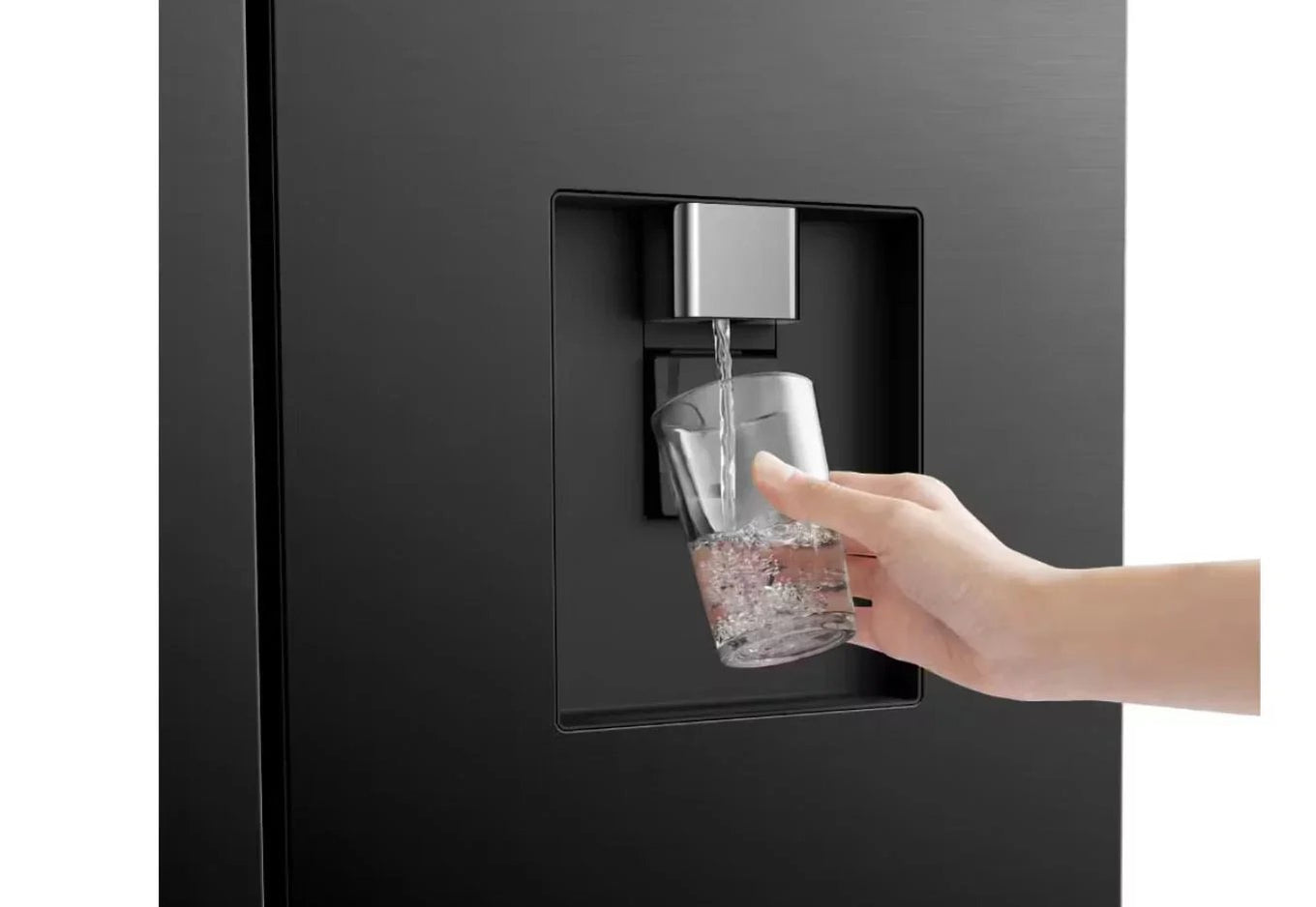Panasonic 618L Quad Door Fridge Freezer with Ice & Water Dispenser Bla ...